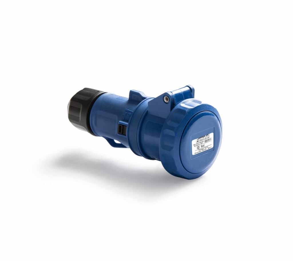 TOMACORRIENTE INDUSTRIAL AEREO 2P+T 32A 220V 6H IP67 | Ingelcom